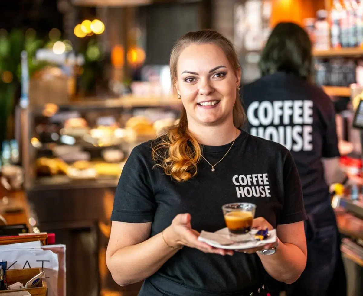 Coffee House auki entistä pidempään – juoma- ja ohjelmatarjooma ...