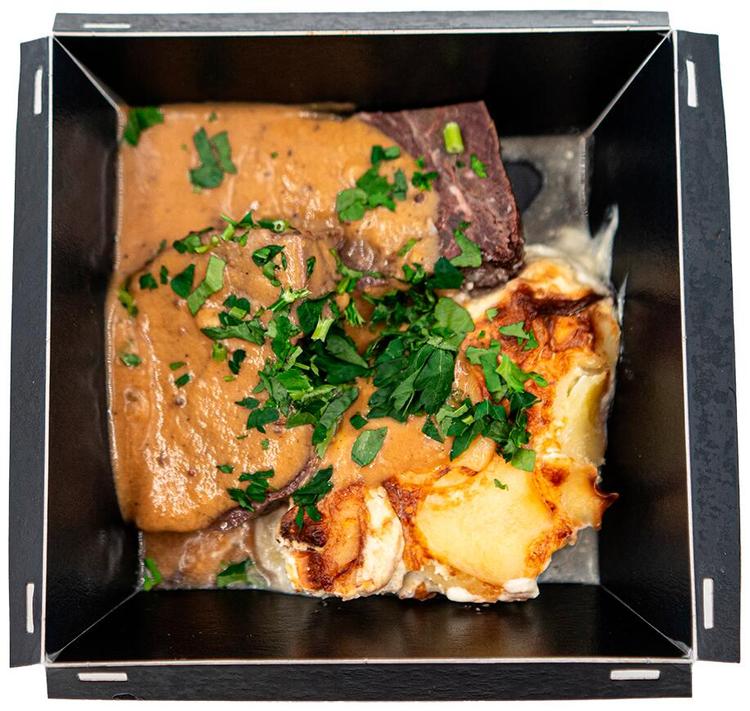 Ylikypsää härkää valkosipuliperunoilla ja pippurikastikkeella | S ...